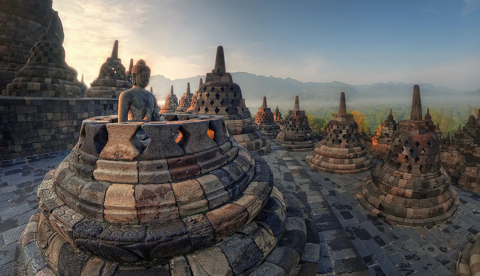 Indonezija – med vulkani, templji in otoško tišino - OLOF